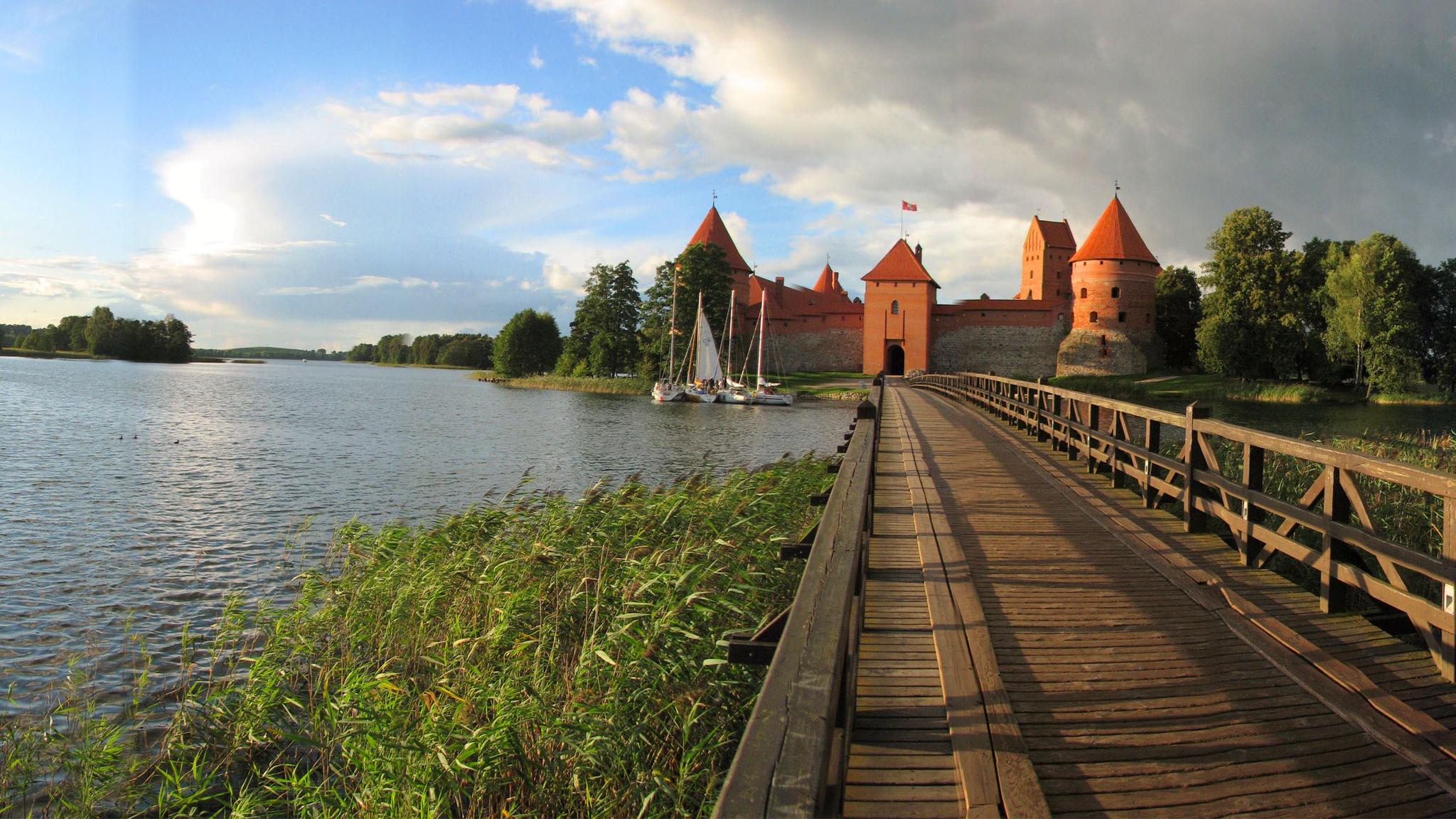 2.See the Trakai castle on the lake - Visit Europe